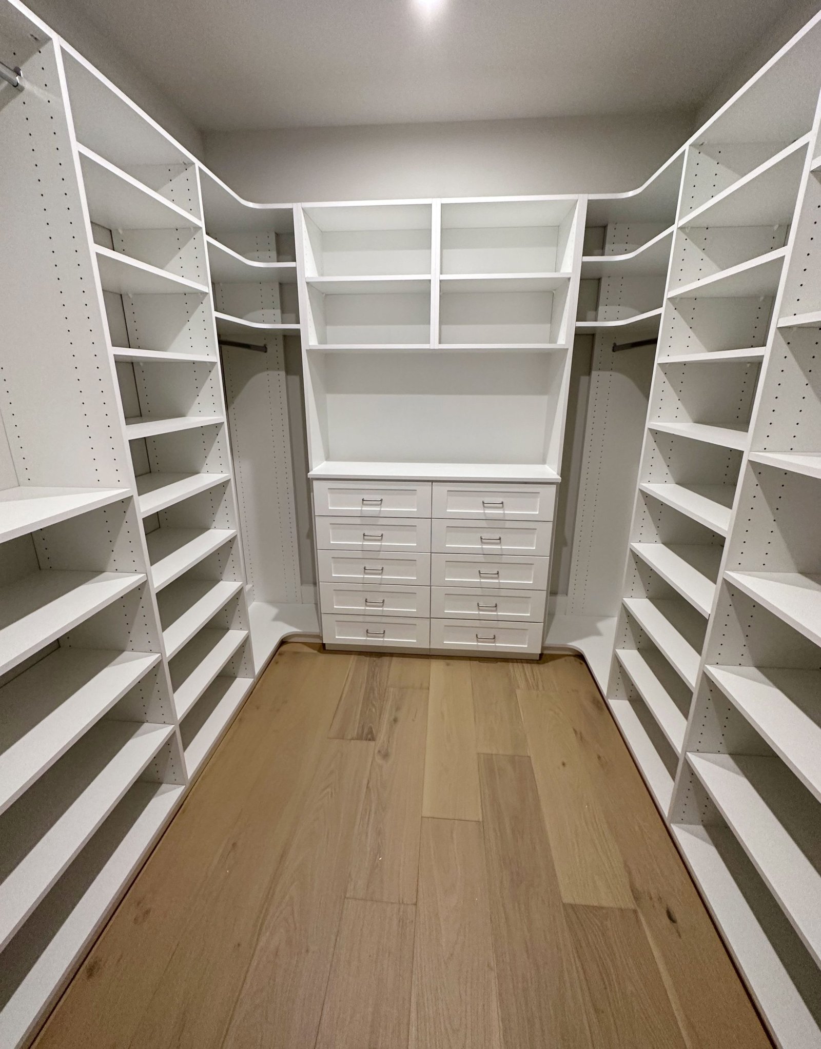 Walk-in Closets Organizers in Maryland, Virginia, and DC